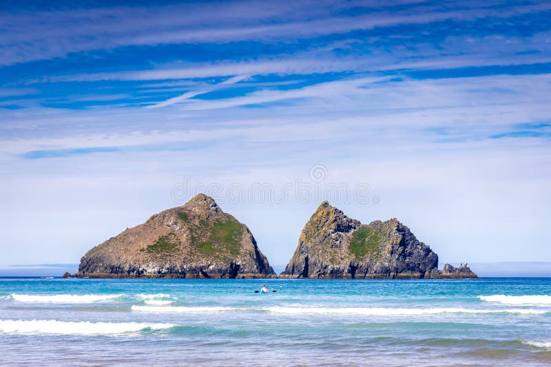 Gull Rocks on Sunny Day in Hollywell Bay in Cornwall Editorial Stock ...