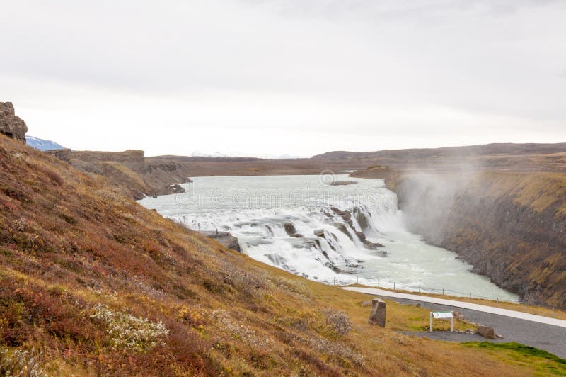 Gullfoss-Wasserfall Auf Hvita-Fluss- Island Stockfoto - Bild von wolke ...