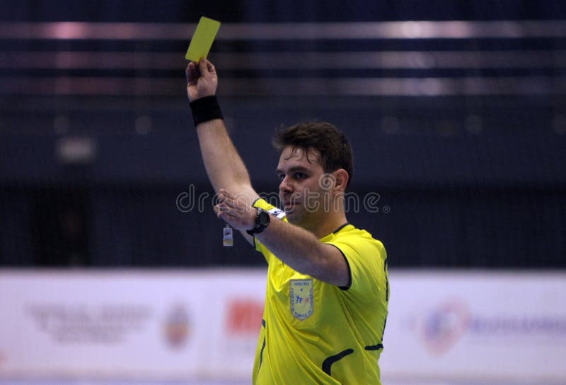 Gult Kort För Handbolldomareshow Redaktionell Arkivfoto - Bild av ...