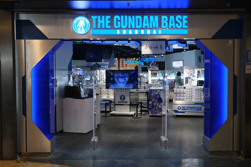 The GUNDAM BASE toy store editorial photo. Image of people - 270330486