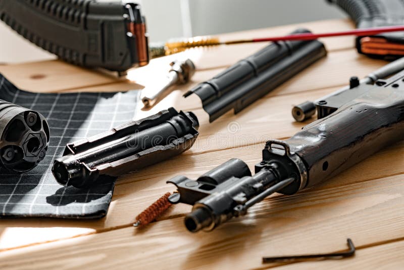 Gunsmith& X27;s Working Table for Gun Cleaning and Maintaining Stock ...