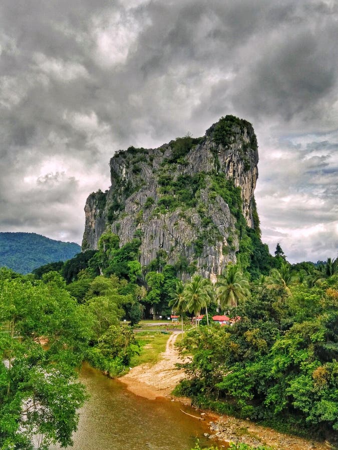 Gunung Reng, Jeli, Kelantan Imagem de Stock - Imagem de famoso, cercado ...