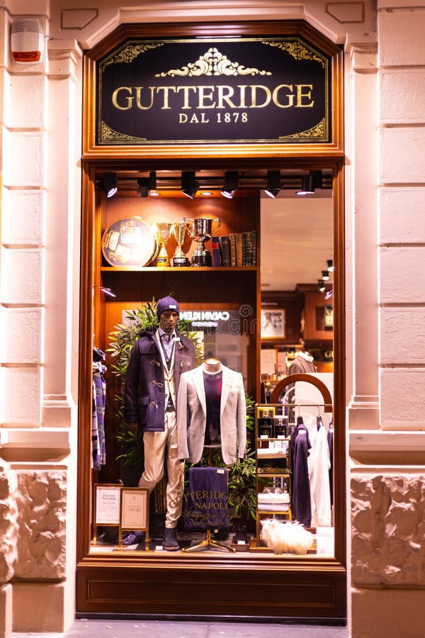 Gutteridge Store in the City of Bari in Italy - BARI, ITALY - OCTOBER ...