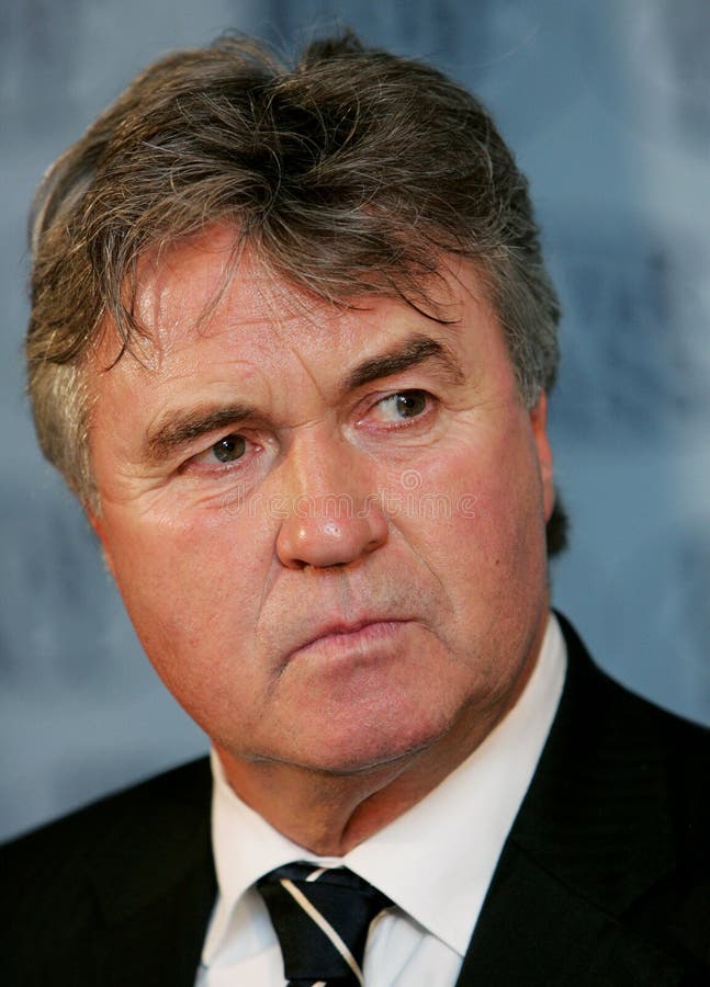 Guus Hiddink, the coach editorial photography. Image of football - 4906562