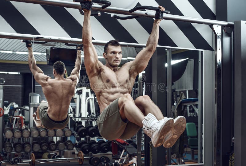 Guy Bodybuilder Do Chin-ups Stock Image - Image of healthy, musculation ...