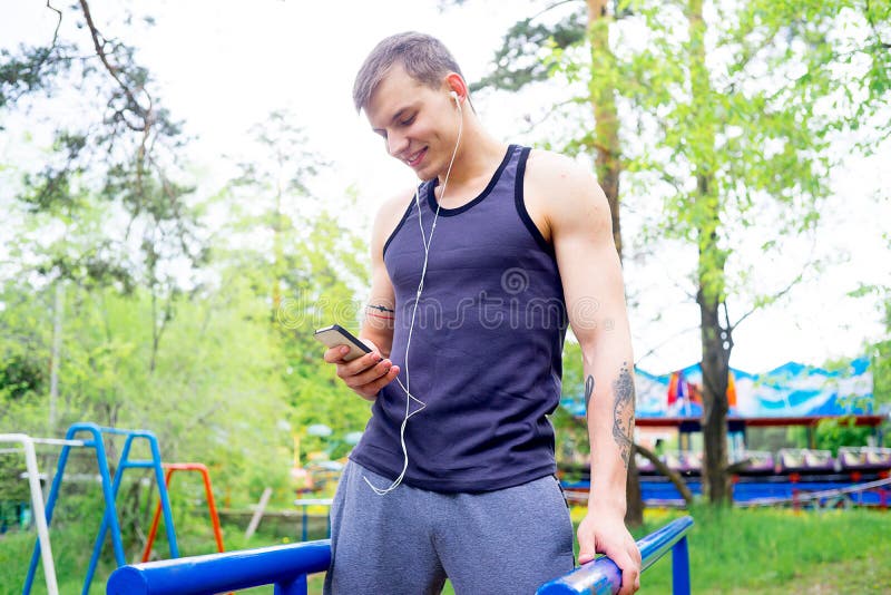 Guy working out outside stock image. Image of people - 102398909