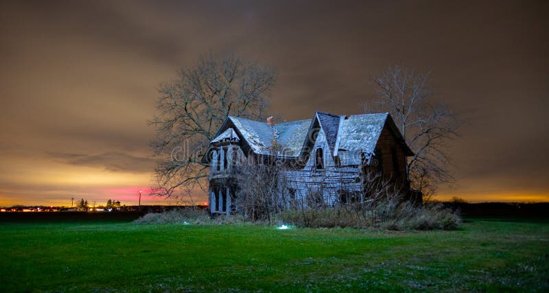 Guyitt House Canadas Most Photographed Abandoned House Abandoned House ...