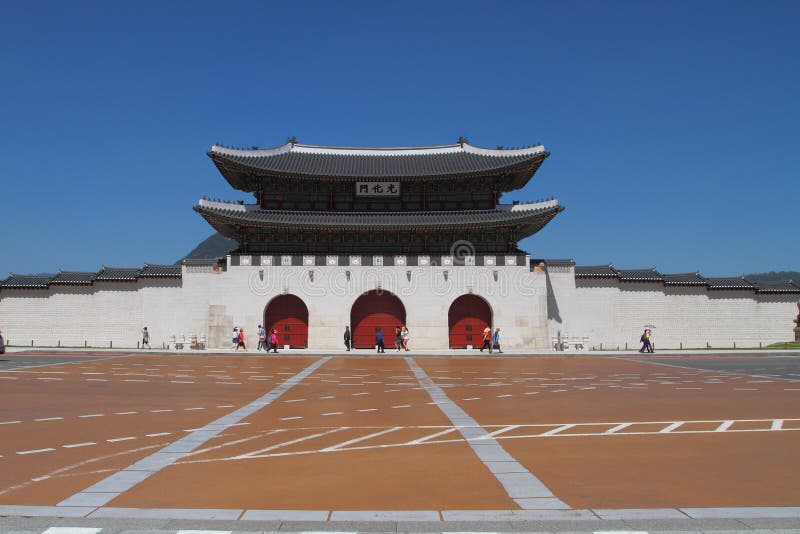 Gwang Hwa Mun Gate Seoul foto editorial. Imagem de porta - 48878661