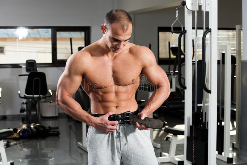 Bodybuilder Girding His Bodybuilding Belt Stock Photos - Free & Royalty ...