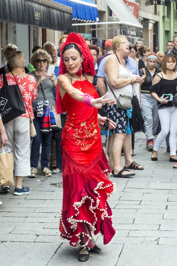 Gypsy dancing flamenco editorial photo. Image of elegant - 102512541
