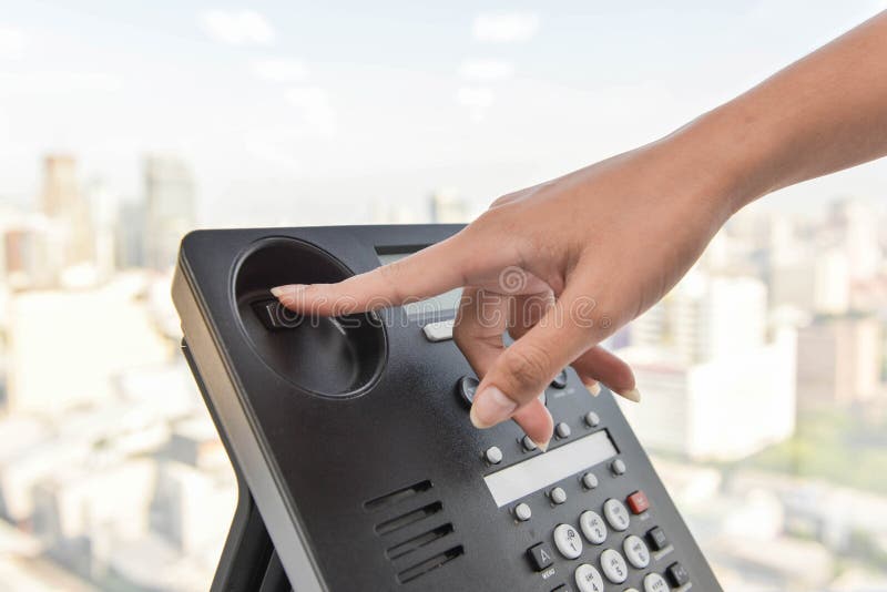 Hängen Sie Oben Den Telefonanruf Stockfoto - Bild von hintergrund ...