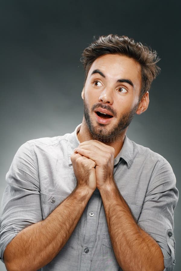 Hübscher junger Mann stockfoto. Bild von exemplar, schön - 34353256