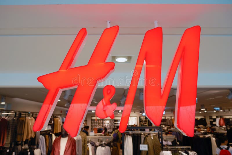 H- & M-lager redaktionell foto. Bild av märka, uttag - 95169560
