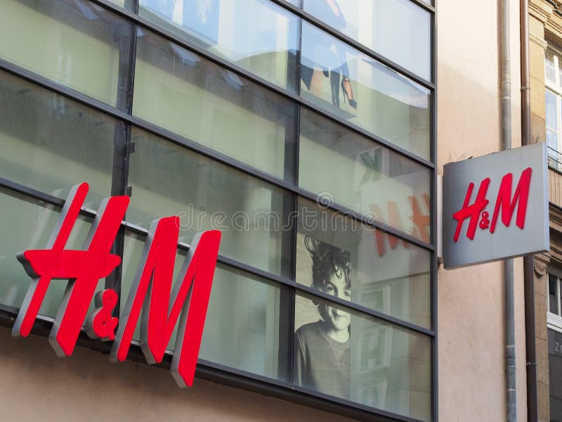 H&M editorial photography. Image of shopping, shop - 34611612