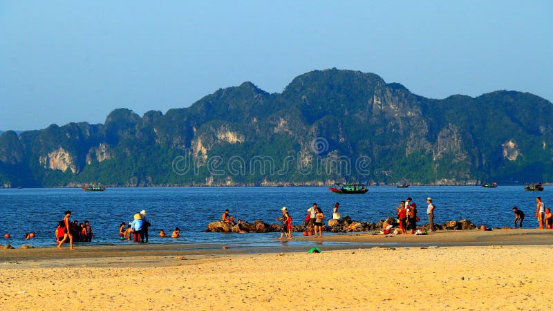 Ha long bay beach Vietnam editorial image. Image of travel - 55120395