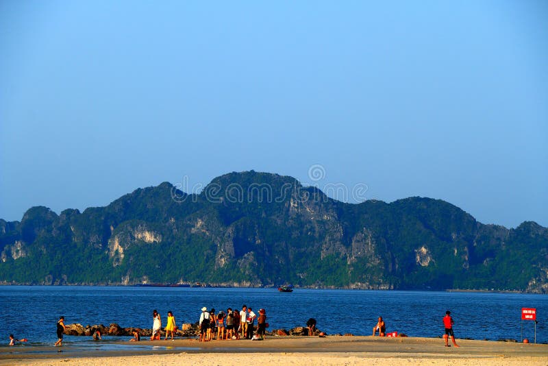 Ha long bay beach Vietnam editorial image. Image of southeast - 55320570