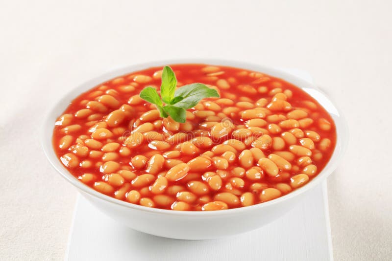 Habas De Lima En Salsa Y Salchicha De Tomate Foto de archivo - Imagen ...