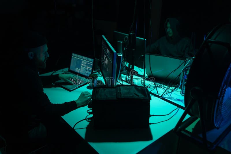 Hackers Breaking Server Using Multiple Computers And Infected Virus ...