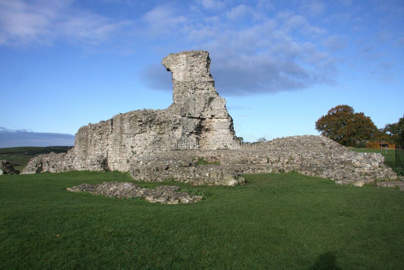 Hadleigh Castle Essex England Stock Photo - Image of tree, cloud: 96779528