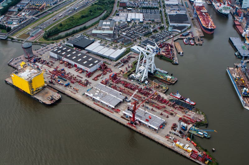 Hafen von Rotterdam redaktionelles stockfotografie. Bild von kanal ...