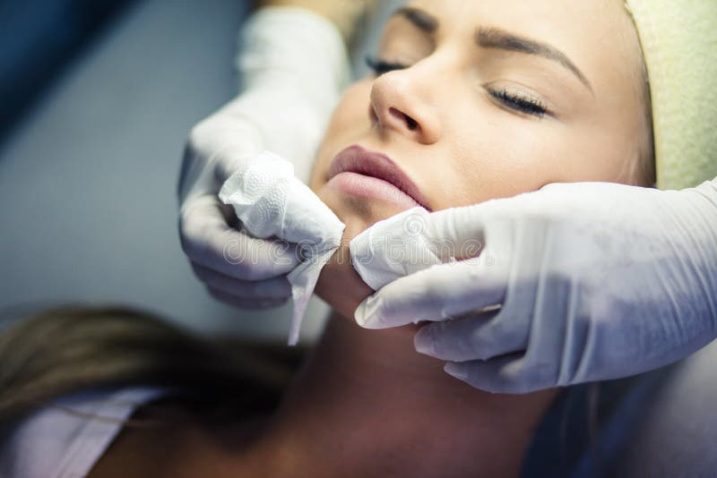 Haga su cara limpia foto de archivo. Imagen de cara - 127016240