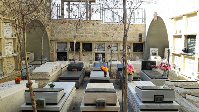 Haifa cemetery editorial stock photo. Image of graves - 139622898