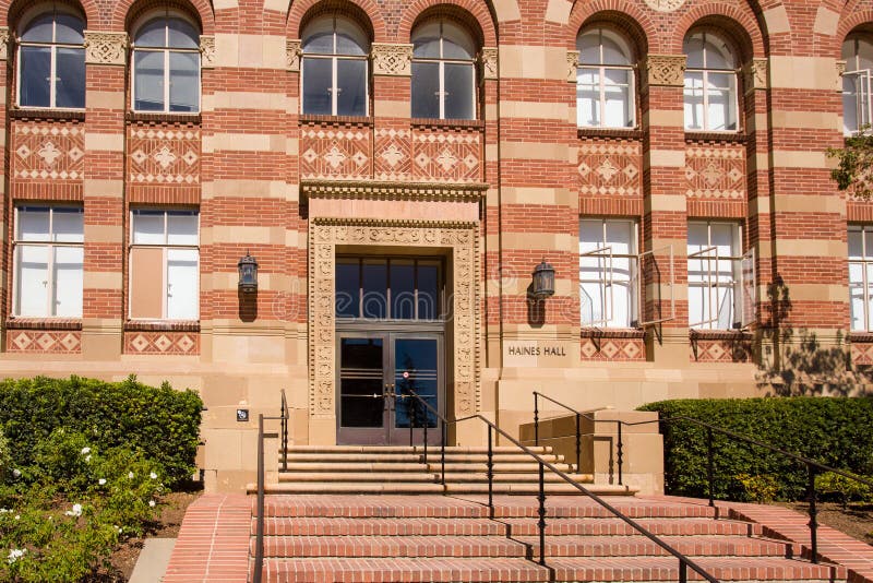 Haines Hall En El Campus Del UCLA Imagen de archivo editorial - Imagen ...