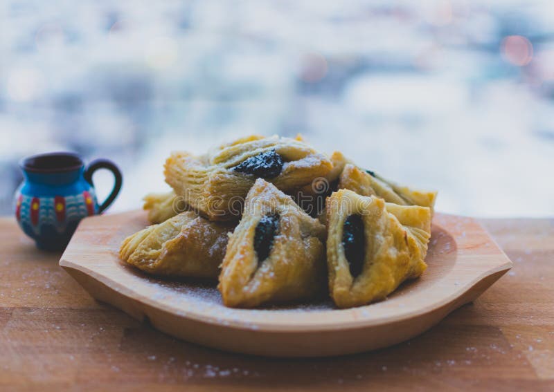 Haiose Postre Rumano Tradicional Foto de archivo - Imagen de madera ...
