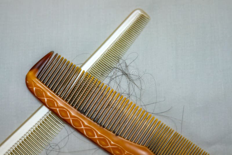 Hairs Fall In Comb, Hair Fall Everyday Serious Problem.Cross Processing ...