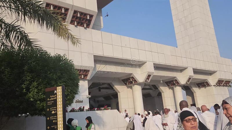 The Haj Pilgrims and Construction Workers Rushed Over Stock Video ...