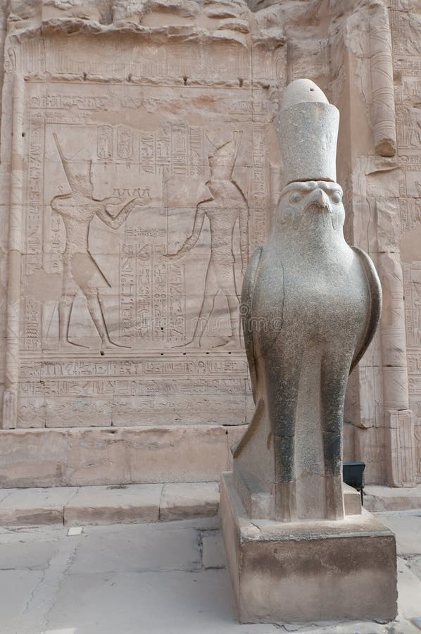 Dios Principal Horus Del Halcón Foto de archivo - Imagen de pista, vida ...