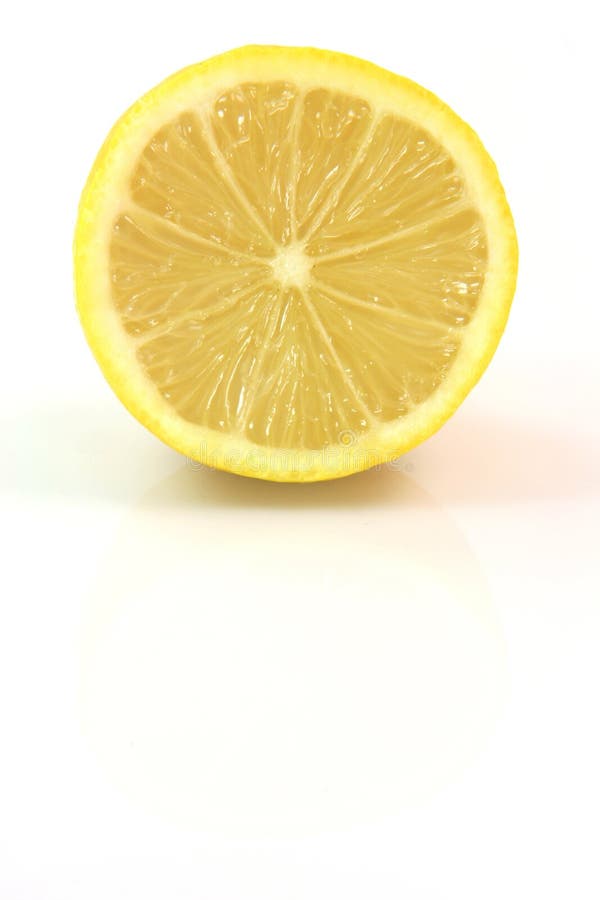 Halv Citron Och Halv Limefrukt Fotografering för Bildbyråer - Bild av ...
