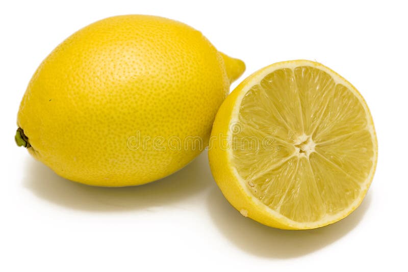 Half citroner en fotografering för bildbyråer. Bild av frukt - 11866695