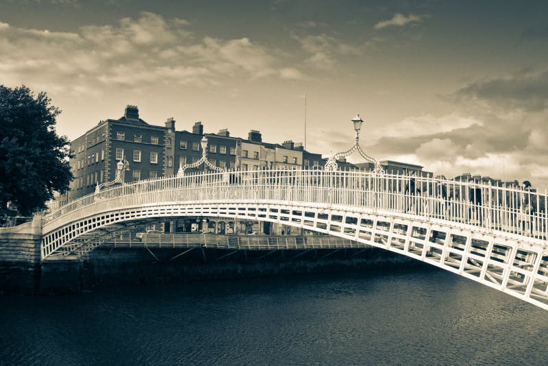 The Half Penny Bridge stock image. Image of dublin, penny - 20782887