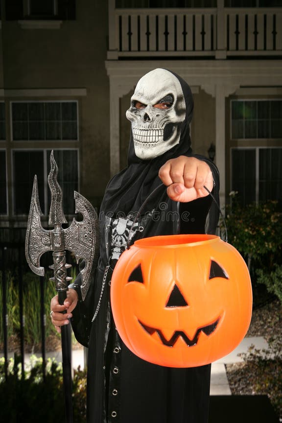 366 Halloween Scared Caretaker Mask Stock Photos - Free & Royalty-Free ...