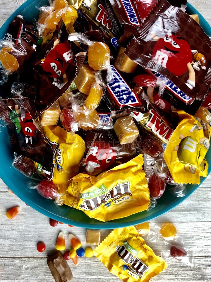 Halloween candy editorial photo. Image of filled, mars - 126212386