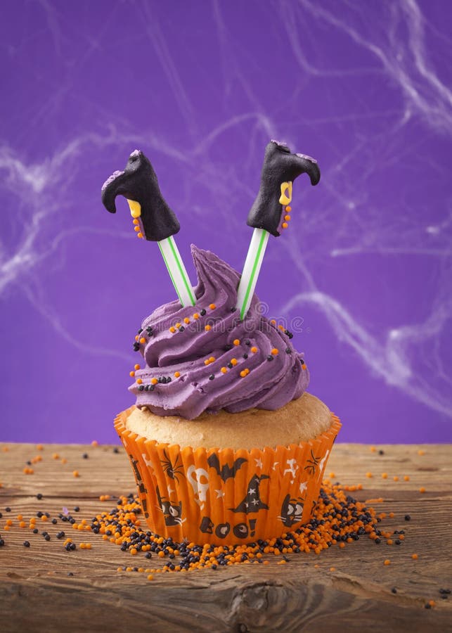 Halloween cupcake stock photo. Image of food, sweet, copy - 32658710