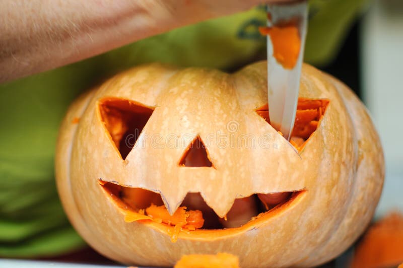 Halloween Pumpkin Cutting Process, Process of Making Jack-o-lantern ...