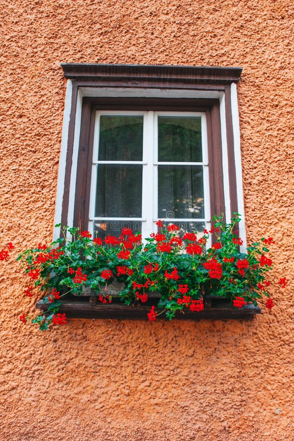 Hallstat Austria Alps stock photo. Image of home, facade - 77047462