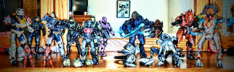 Halo action figure display editorial image. Image of machine - 232404220