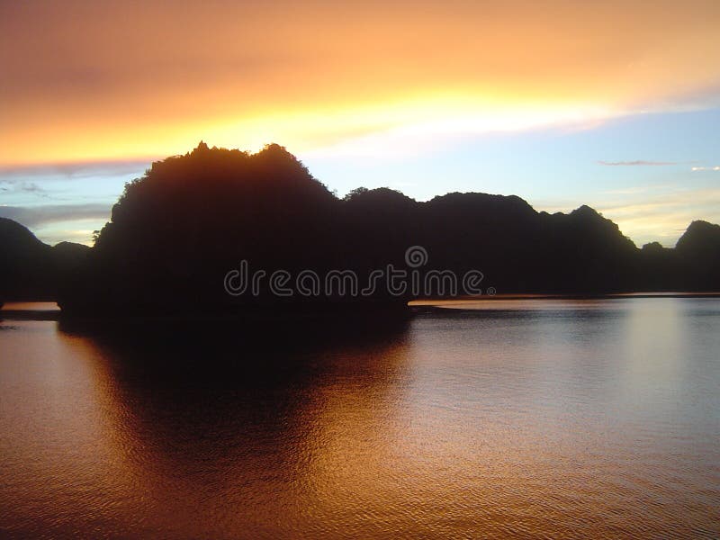 Halong bay sunrise stock image. Image of exotic, vietnam - 1758509