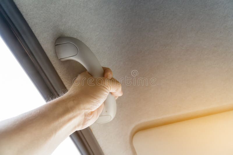 Haltegriffe Im Auto Und in Der Hand Stockfoto - Bild von sauber ...