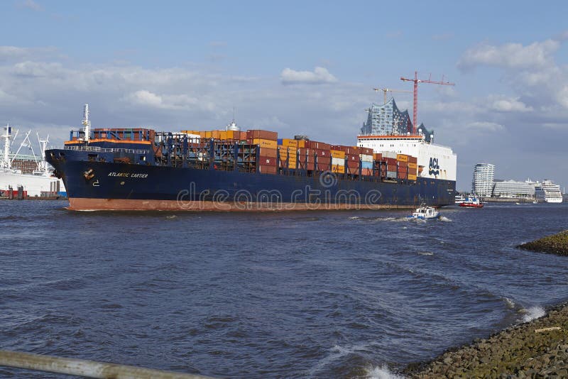 Hamburg - Containerschiff am Hafen Redaktionelles Stockfotografie ...