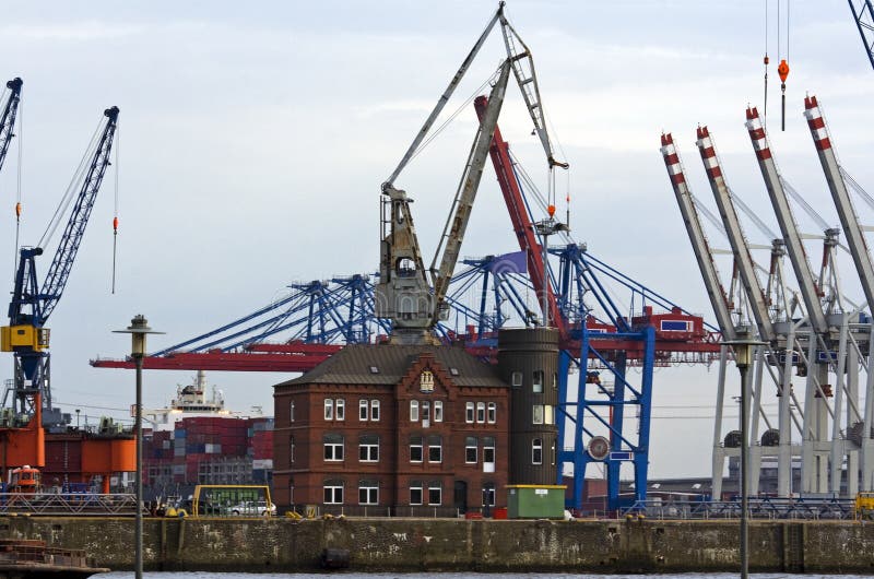 Hamburg hamn fotografering för bildbyråer. Bild av industri - 20030583