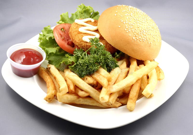 Hamburger Del Pollo Combinato Immagine Stock - Immagine di broccolo ...