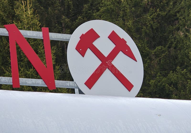 Hammer and Pick Mining Industry Symbol Stock Photo - Image of miner ...