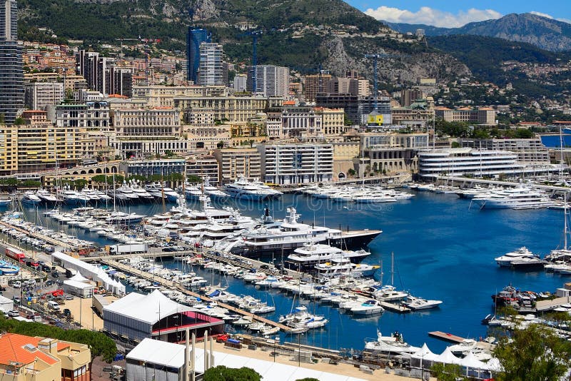 LA CONDAMINE, MONACO - JUNI 04, 2019: LaCondamine Hamn Cityscape Och ...