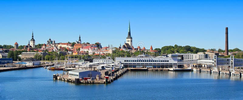 Hamn tallinn arkivfoto. Bild av stadsbild, sommar, utrustning - 20339572