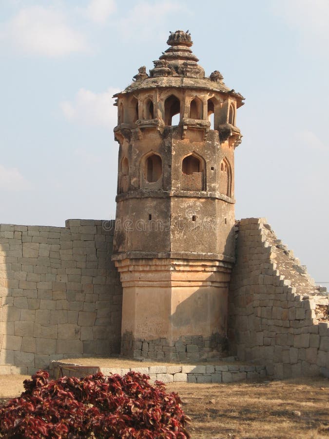 Hampi fort, This fort in hampi it is one of tha oldest and fine