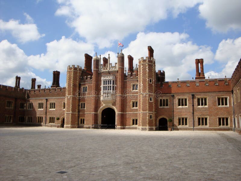 Hampton Court Palace Front stock image. Image of royal - 34928887